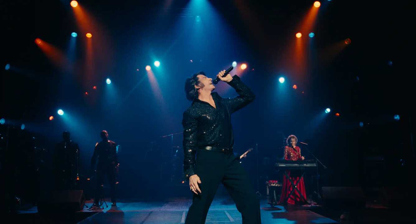 Song Sung Blue - Hugh Jackman as Mike Sardina | Moviefone