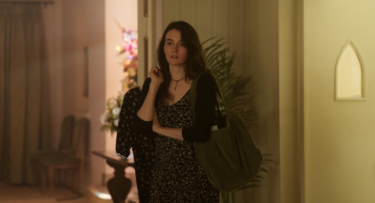 'Tiny Beautiful Things' Interview: Kathryn Hahn | Moviefone